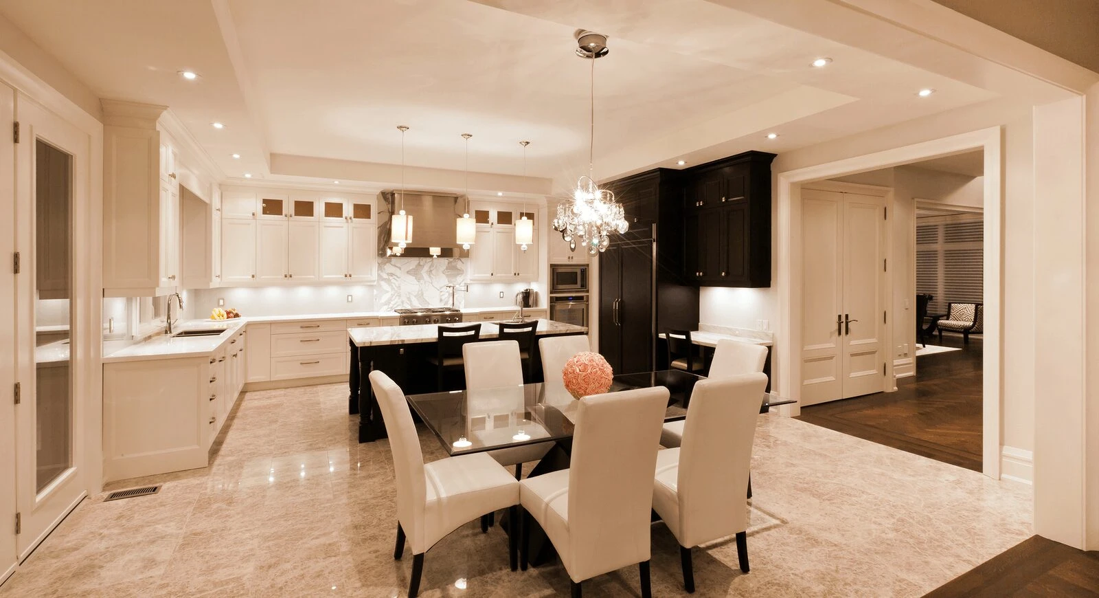 Choosing the Right Color Scheme for Your Luxury Kitchen Remodel - MMR ...